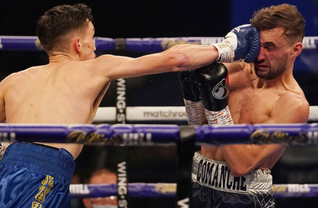 Frank Warren signs English Bantamweight champion Liam Davies